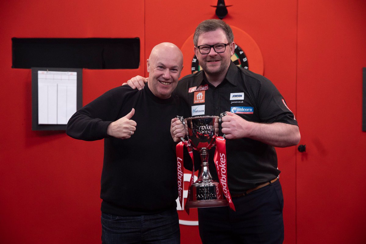 Darts World 574: Cover Story Preview | Darts World Magazine