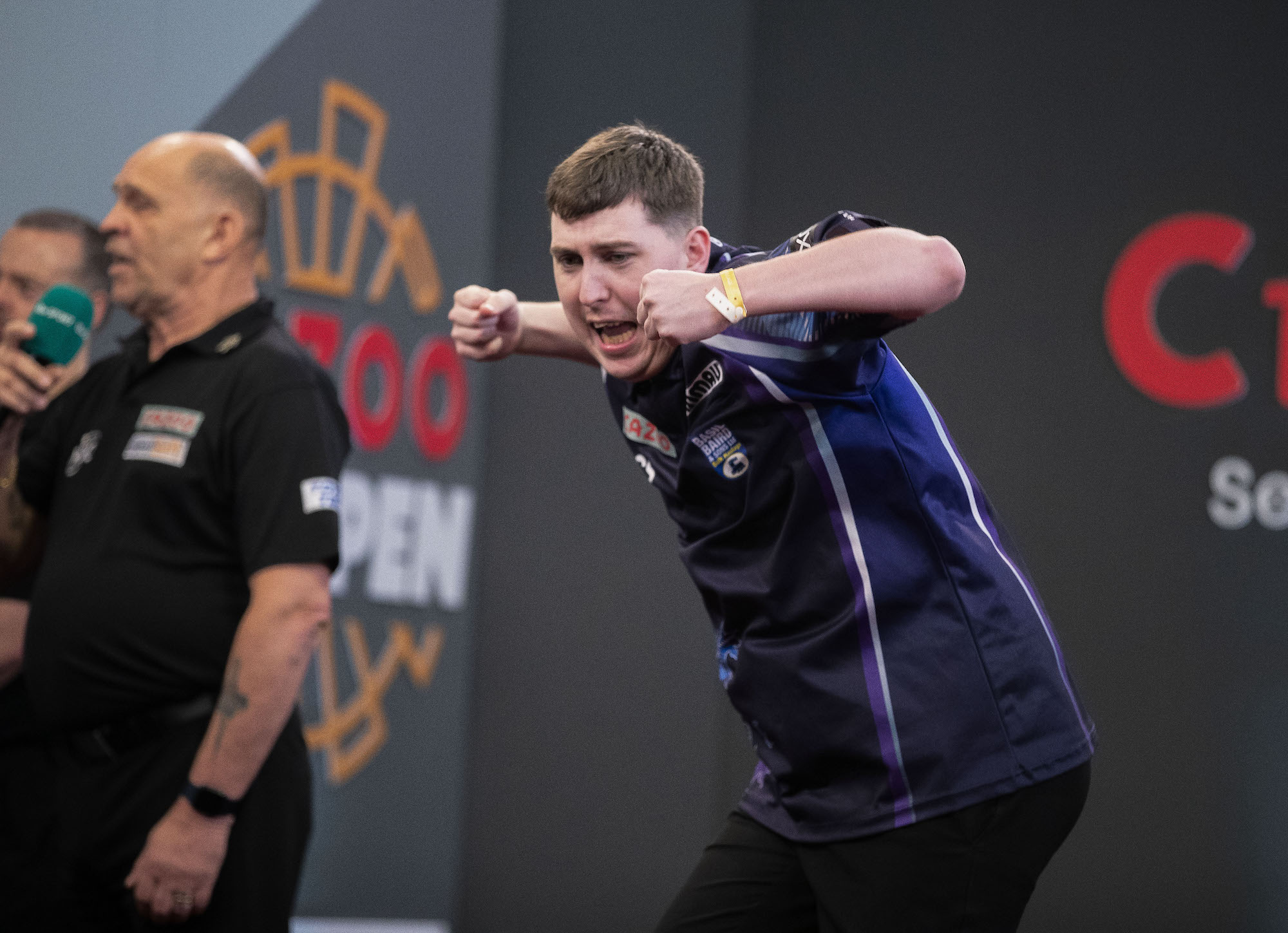Qualifying Eight Reach Winmau World Masters | Darts World Magazine