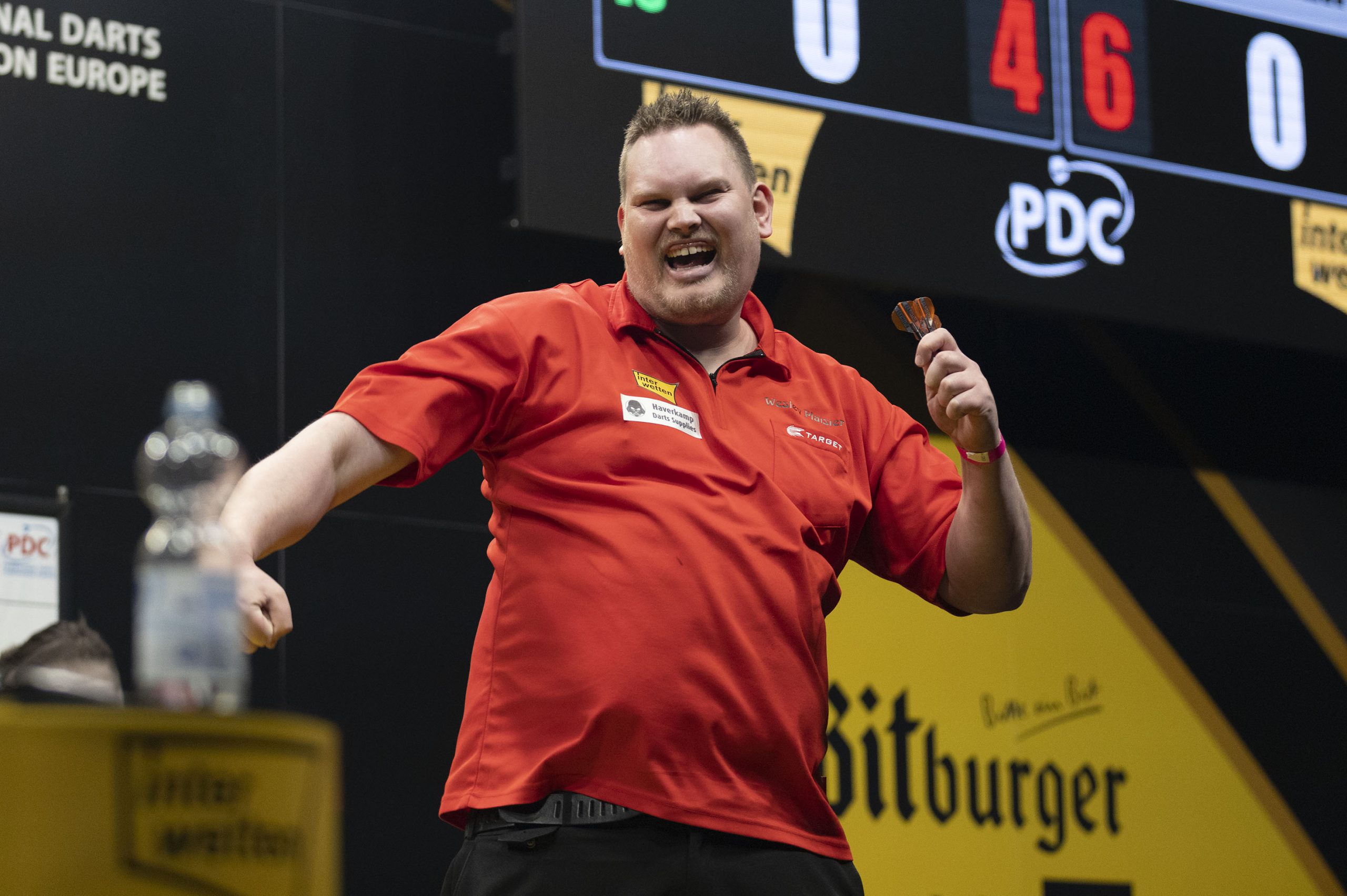 Plaisier Reaches Final in Style | Darts World Magazine