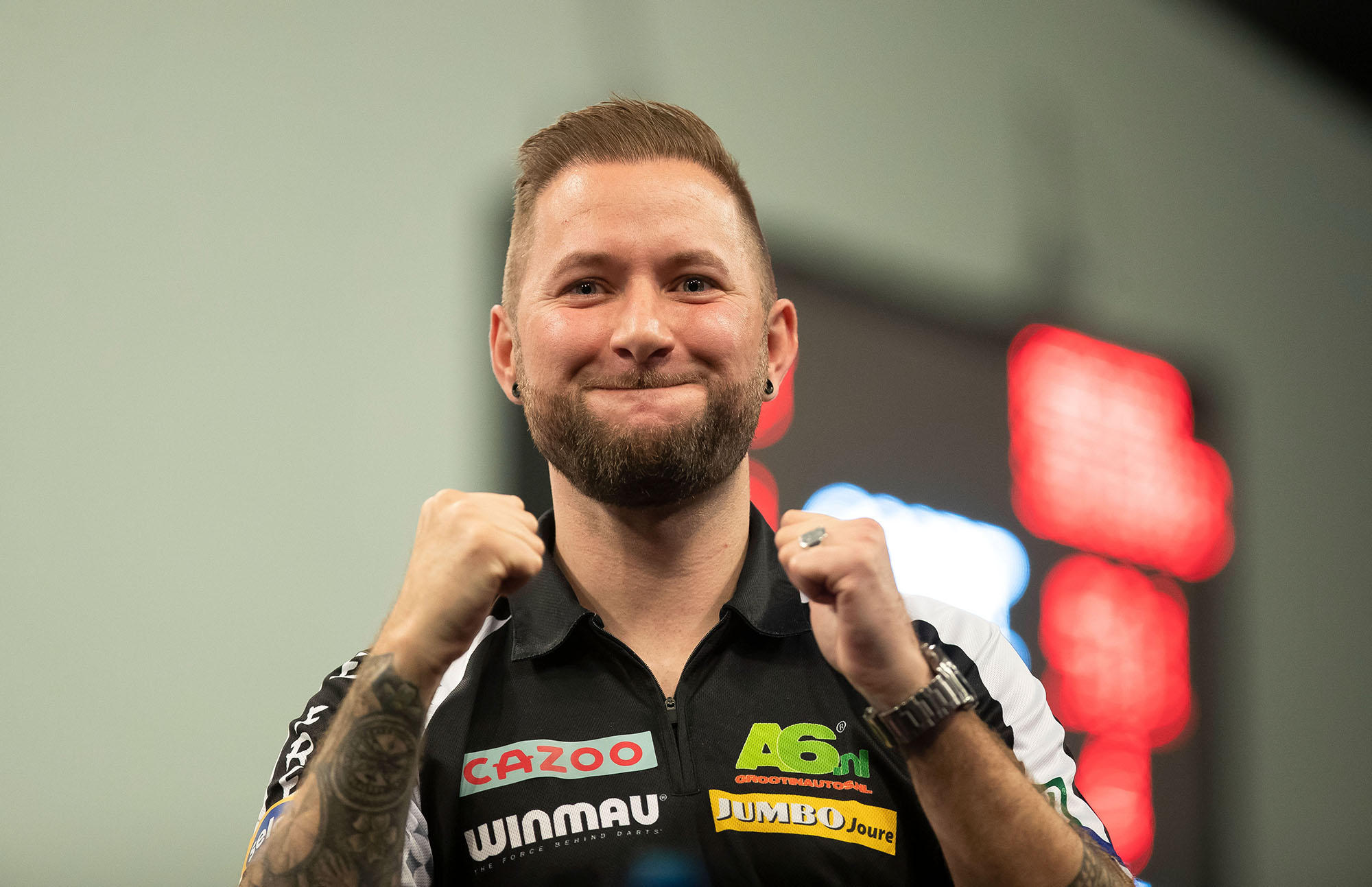 Noppert's Fifer As Midults Dominate | Darts World Magazine