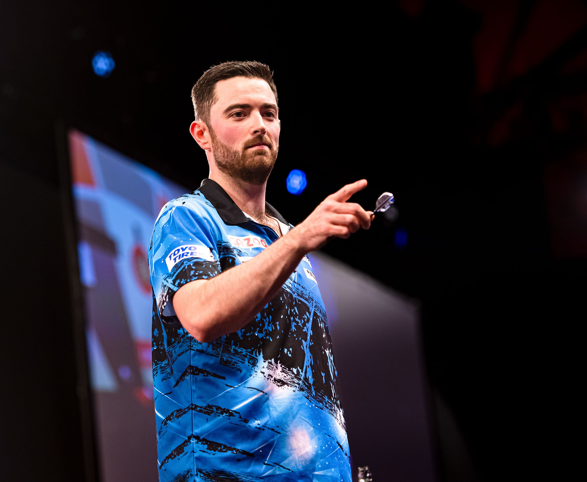 Humphries Shows the Way as Last 16 Confirmed | Darts World Magazine