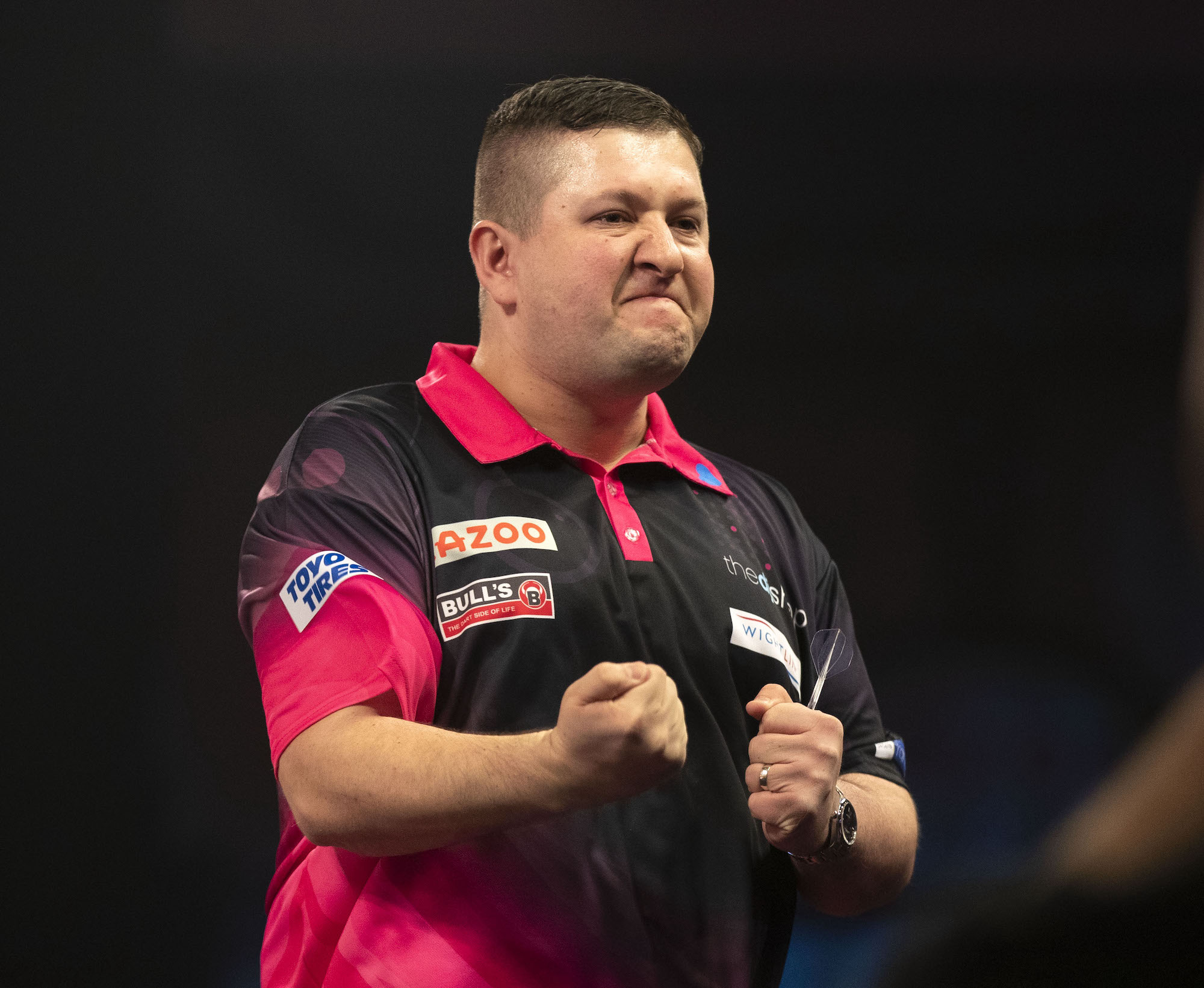 Brown Leads Friday’s Five at MODUS Super Series | Darts World Magazine