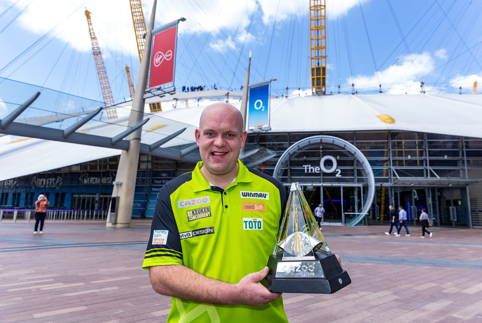MVG Hunts Premier League Title Record | Darts World Magazine
