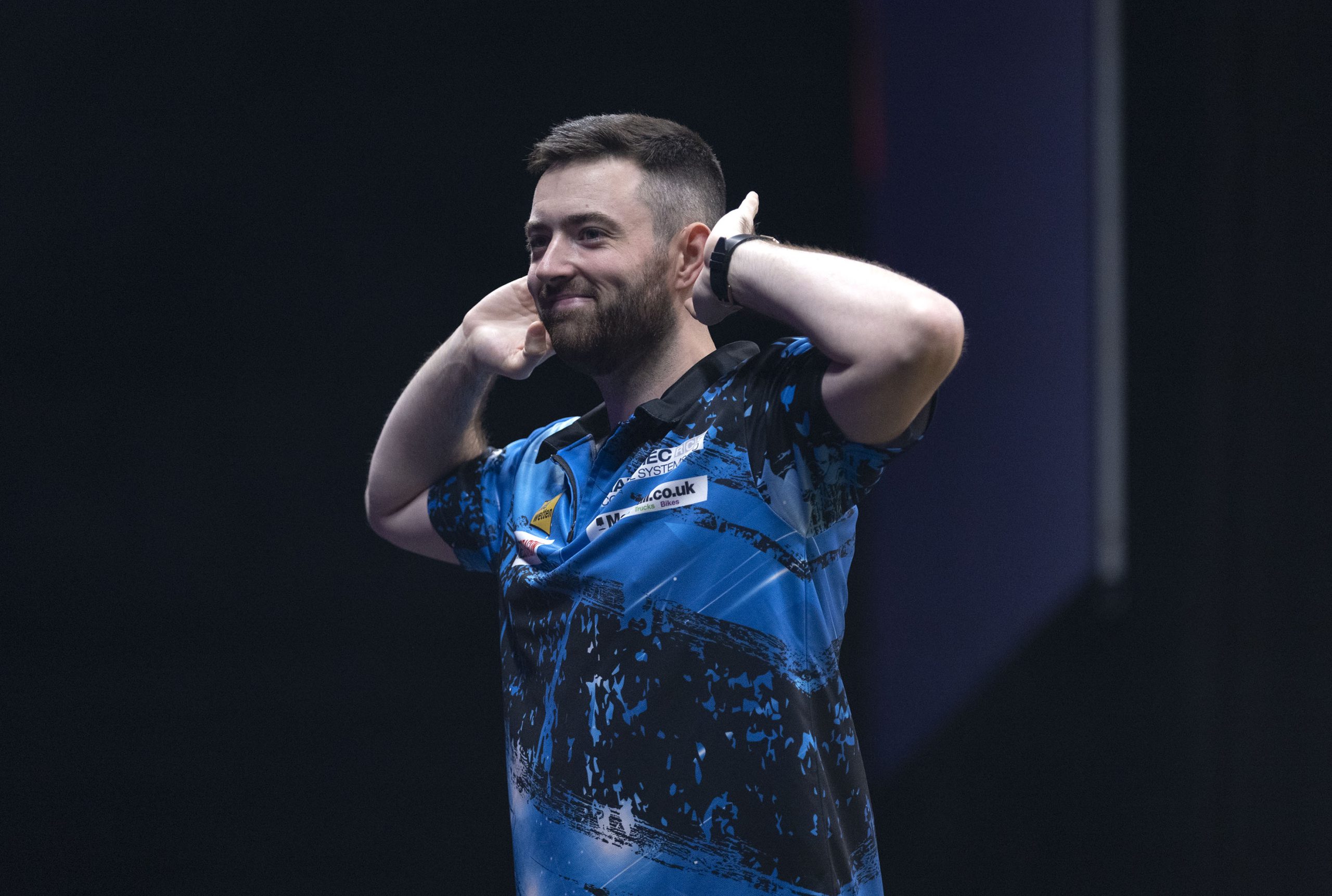 Humphries Begins Sindelfingen Defence | Darts World Magazine