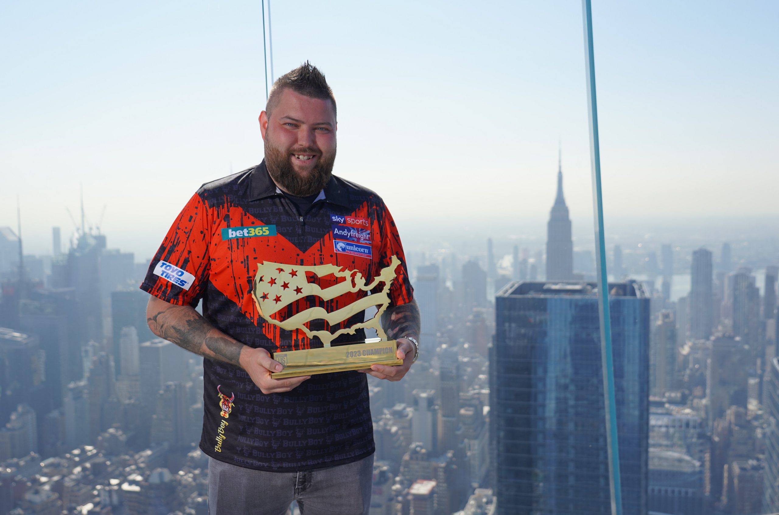 MVG and Smith Draw Debutants In New York | Darts World Magazine