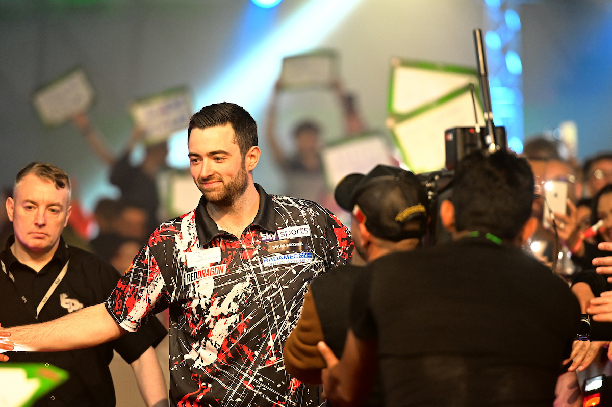 The Two Lukes Shine in Bahrain | Darts World Magazine