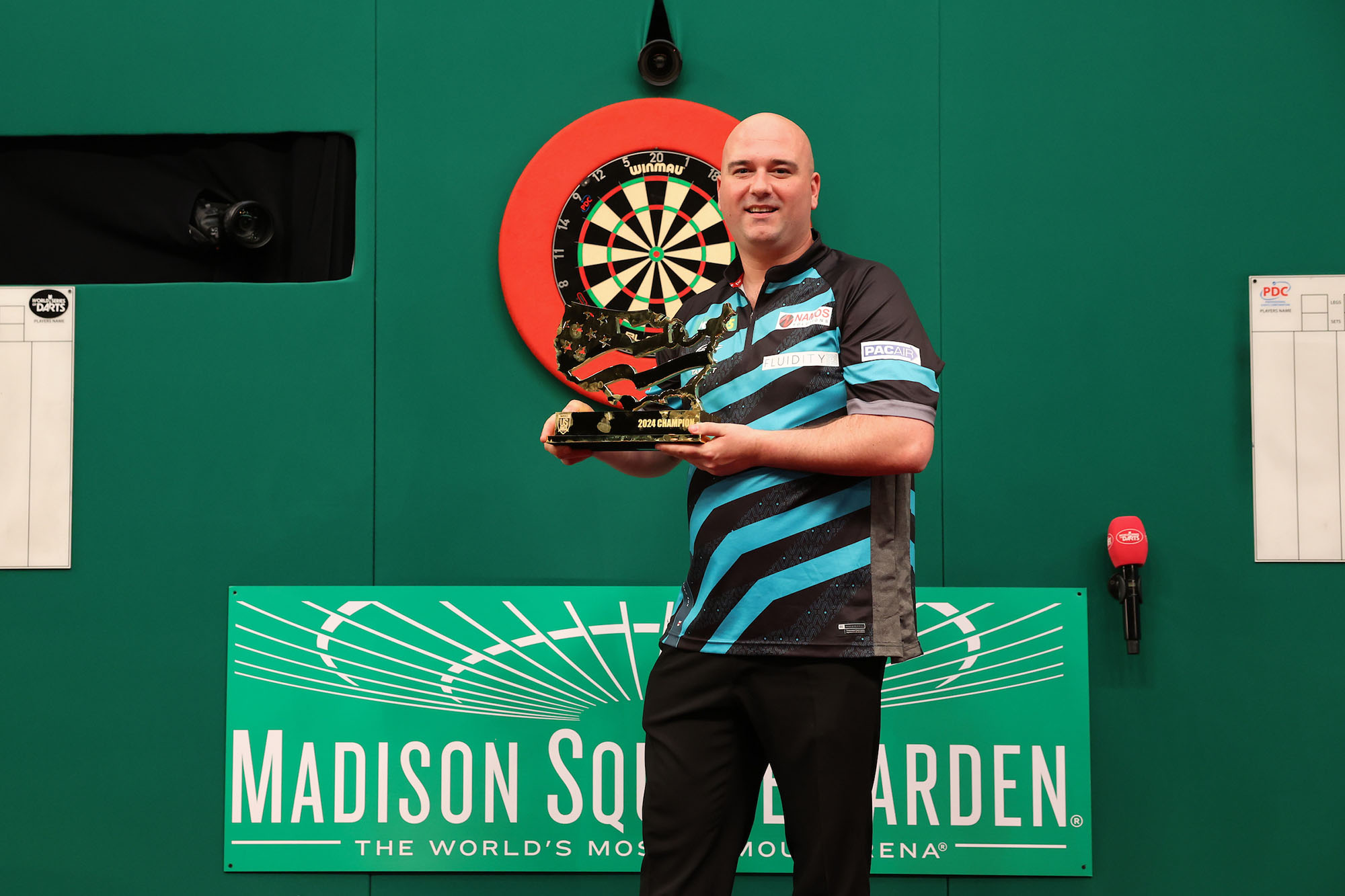 Cross Claims New York Crown | Darts World Magazine