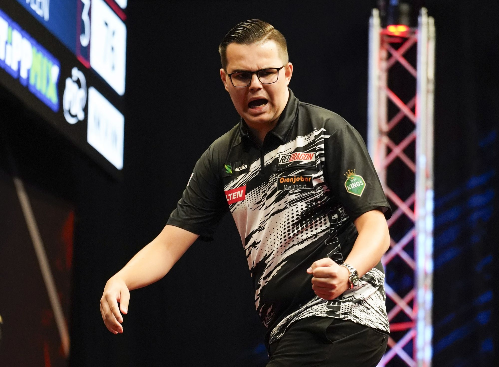 GVV Claims Maiden Senior Title | Darts World Magazine