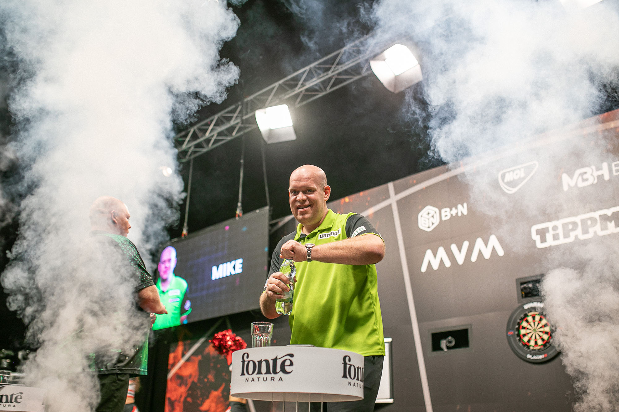 MVG Stars in Budapest Super Saturday | Darts World Magazine