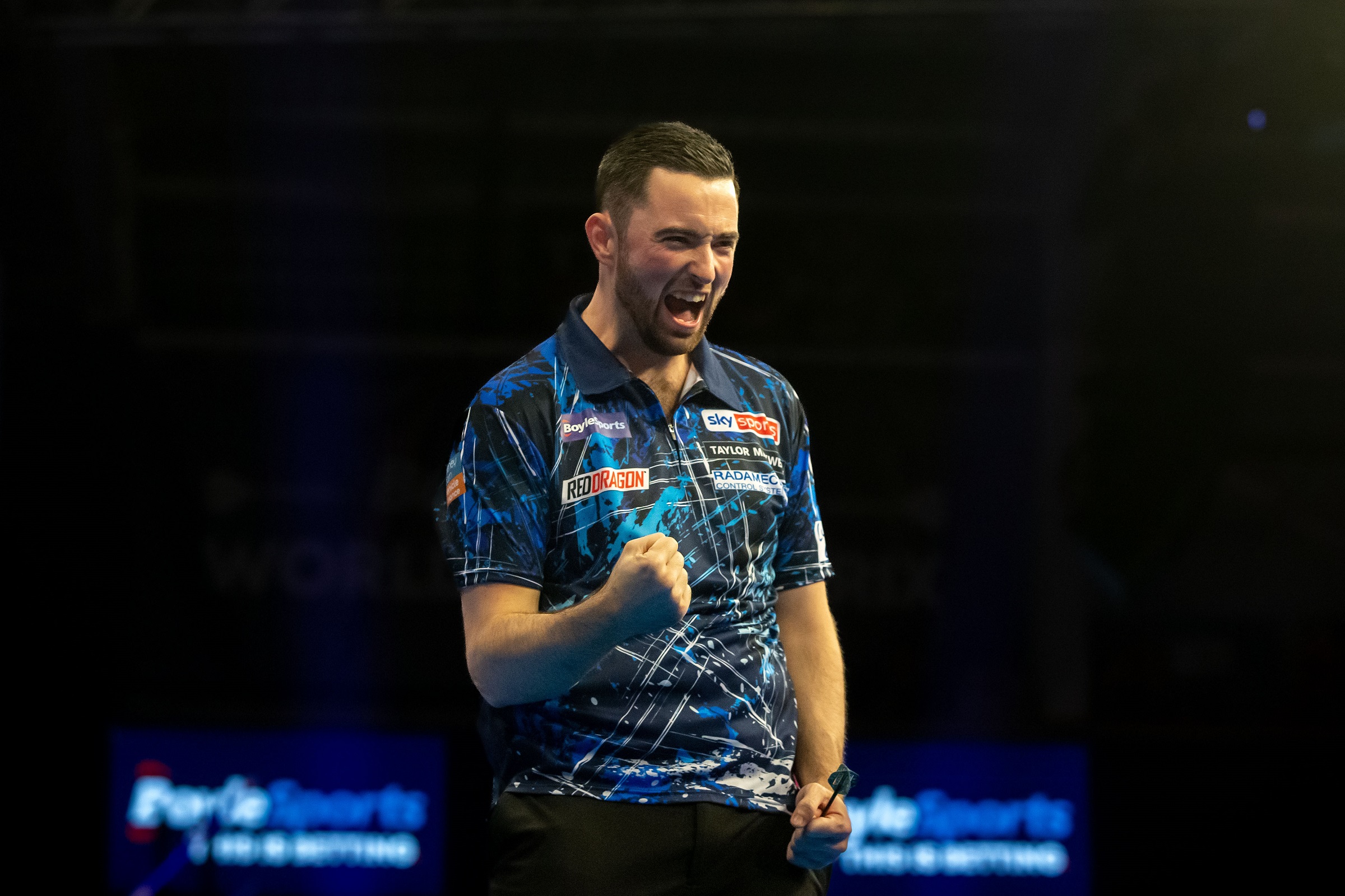 Joyce's Dream Hits Humphries Hurdle | Darts World Magazine