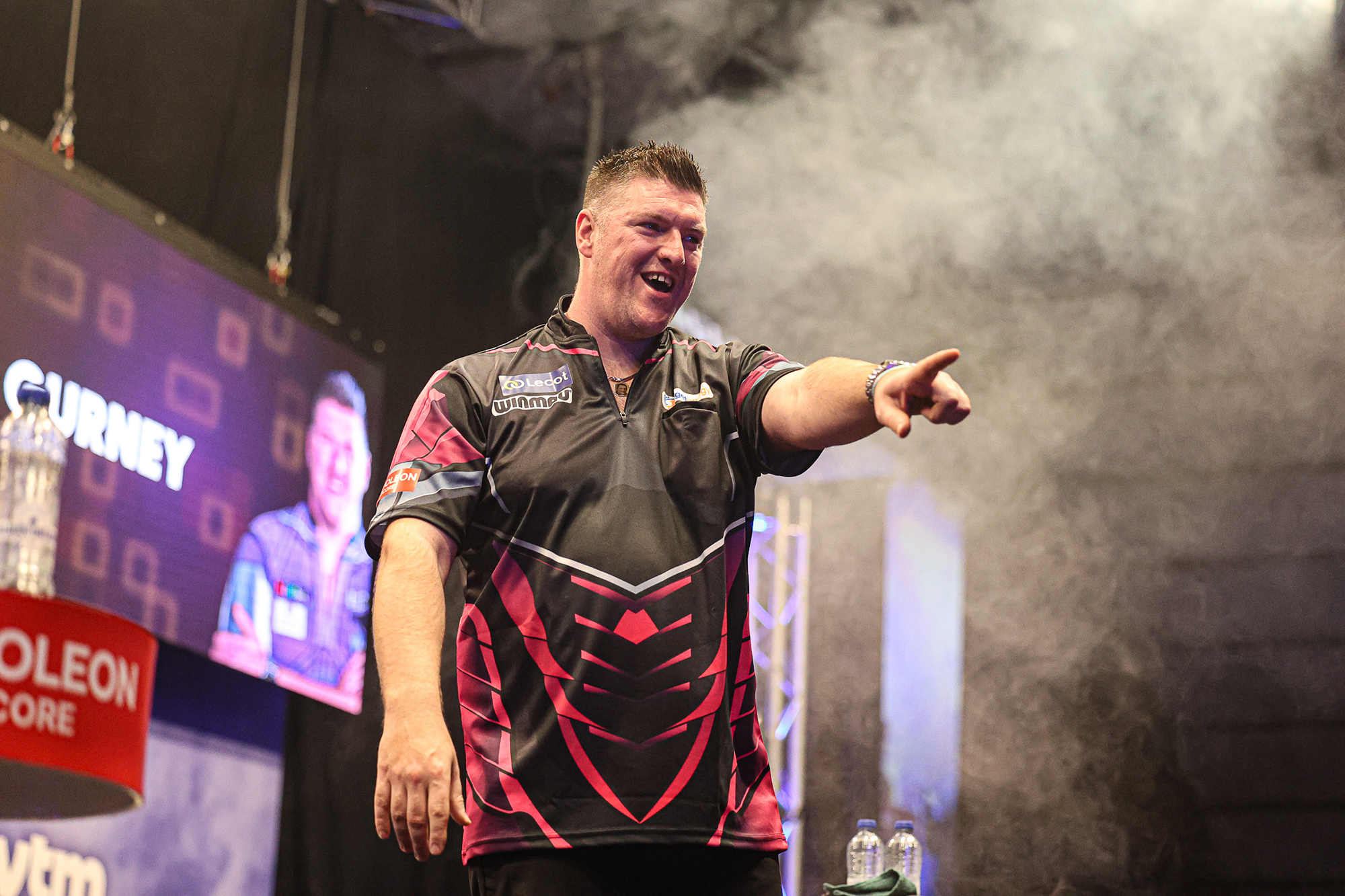 Gurney Shines on Kiel Opening Night | Darts World Magazine