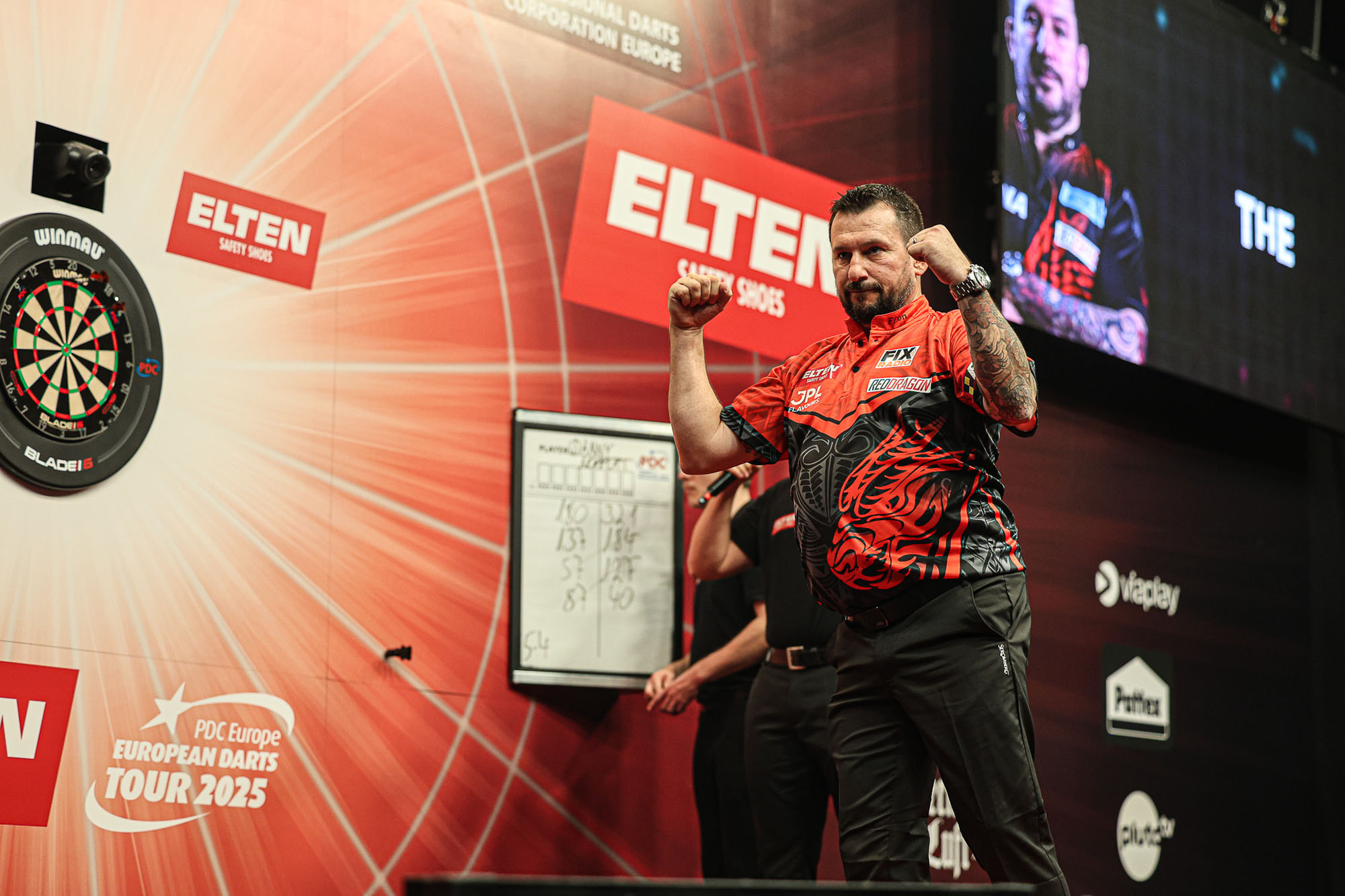 Jonny's New Fix! | Darts World Magazine