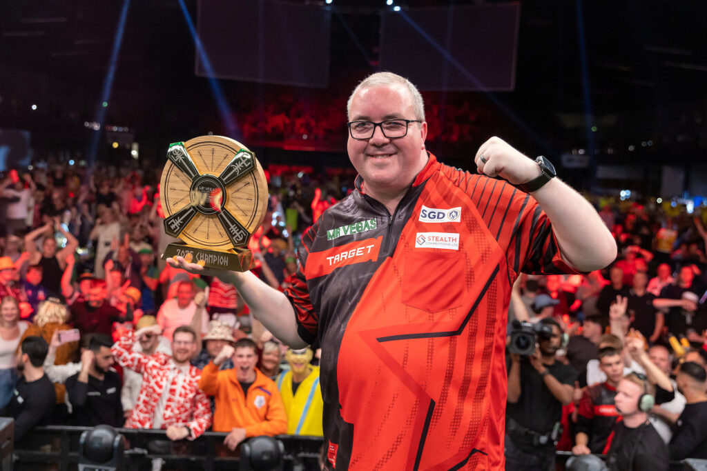 Bunting's Dane-amic Display | Darts World Magazine