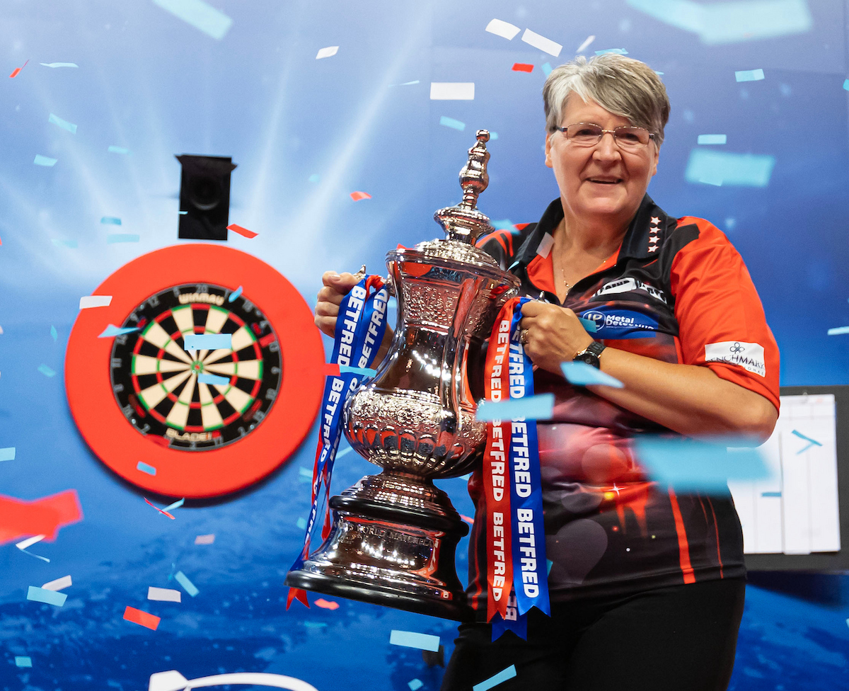 The Lancashire Rose Blooms: Lisa Ashton Triumphs On Home Soil | Darts ...