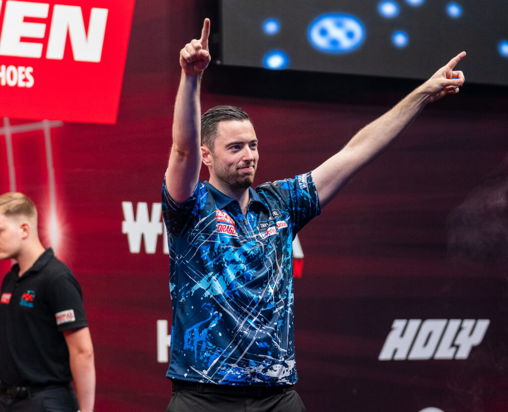 Cool Hand Survives Clonoe Cyclone in Baltic Nail-Biter | Darts World ...
