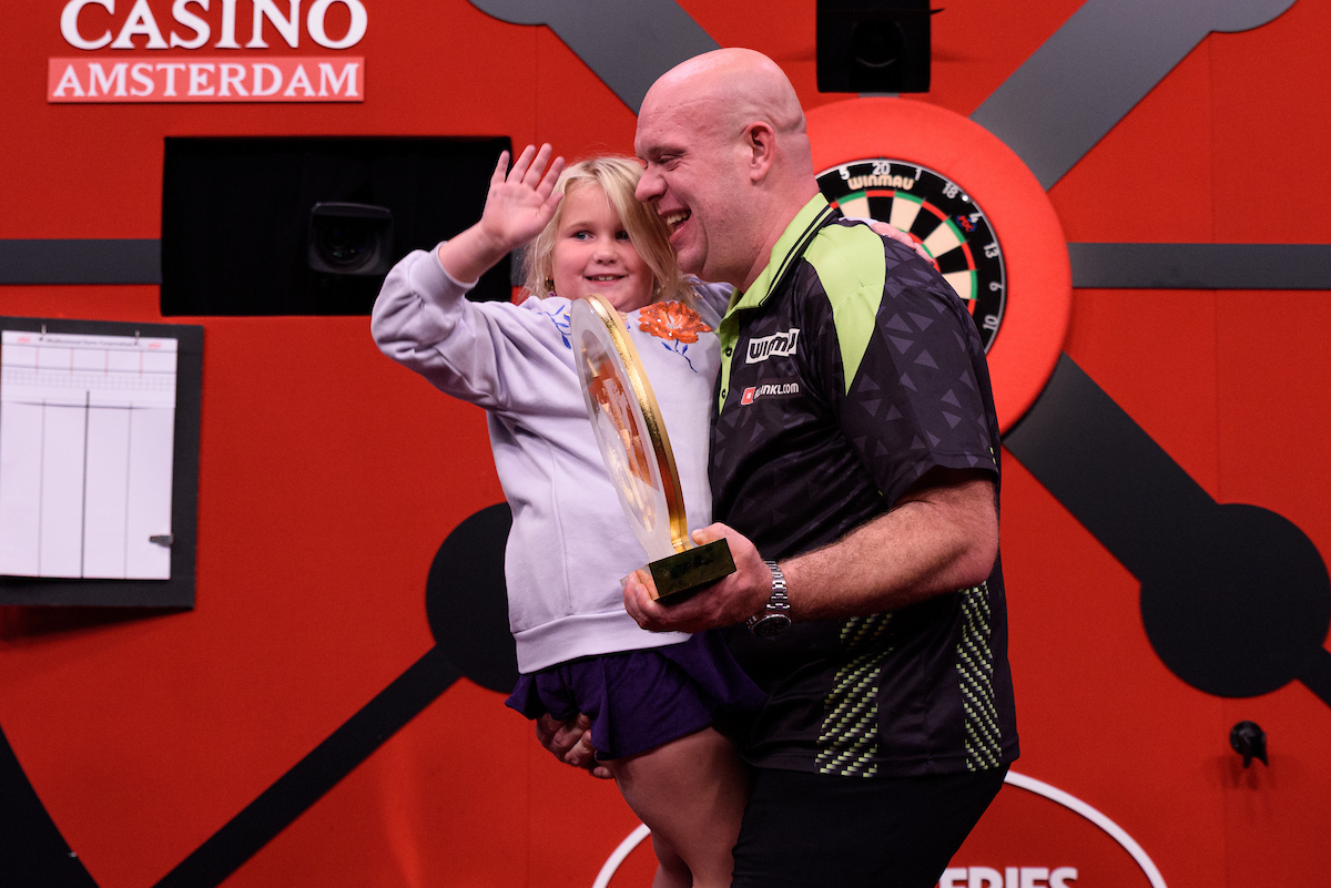 Exclusive: MVG to Miss Minehead | Darts World Magazine