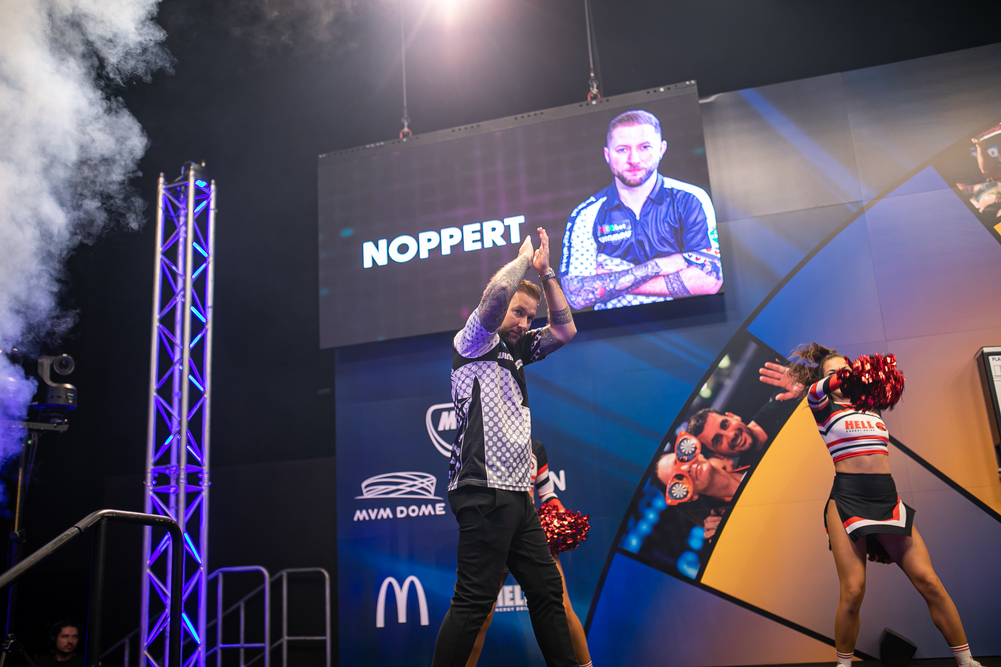 Destructive Danny Freezes The Magpie's Grand Prix Hopes | Darts World ...