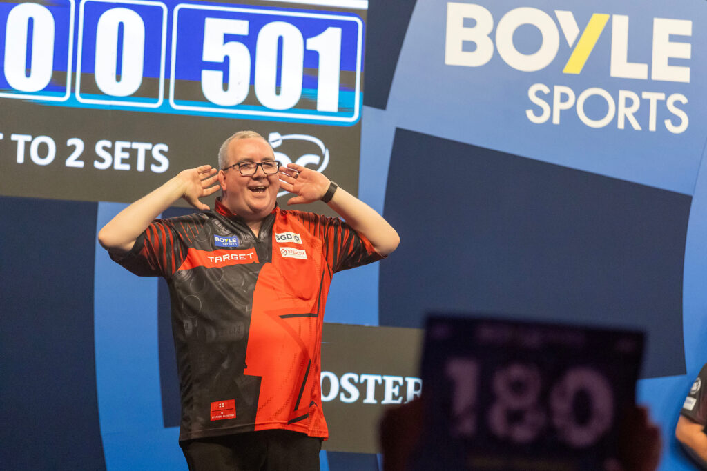 Brilliant Bunting Blasts Through Grand Prix Opener | Darts World Magazine